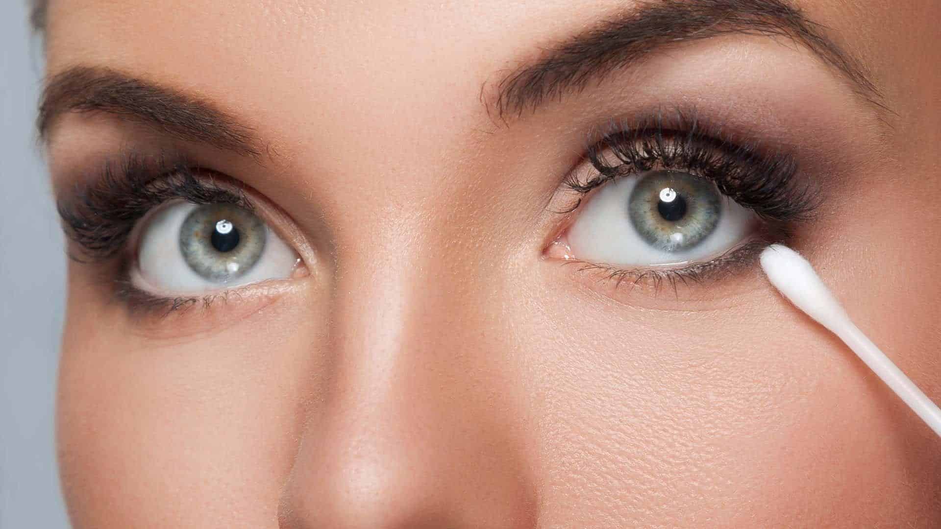 How To Remove Waterproof Eyeliner ? - My Glow Journey
