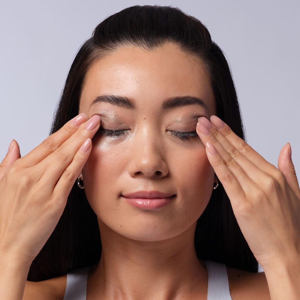 How To Remove Mascara After Cataract Surgery ? - My Glow Journey